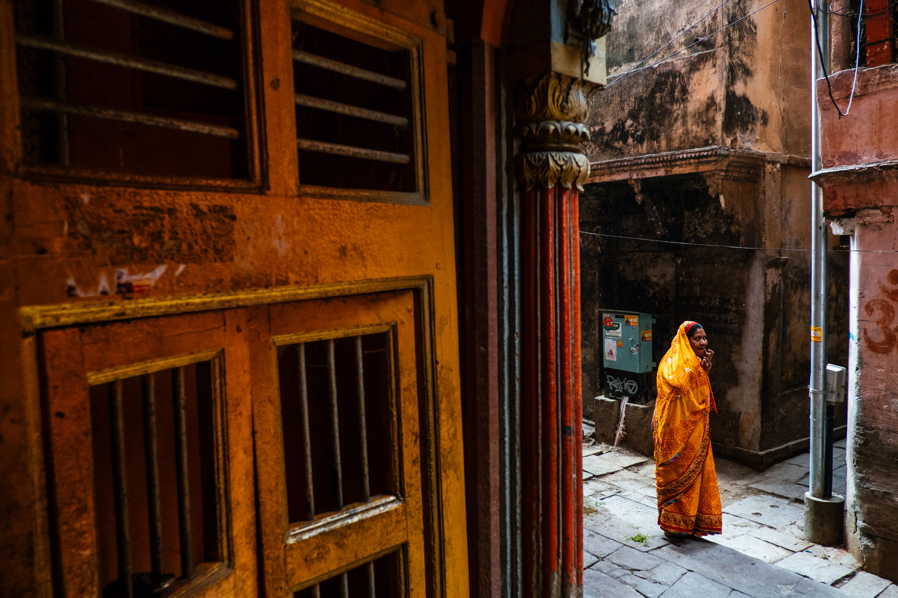 India street photography - Johnny Dent Photography