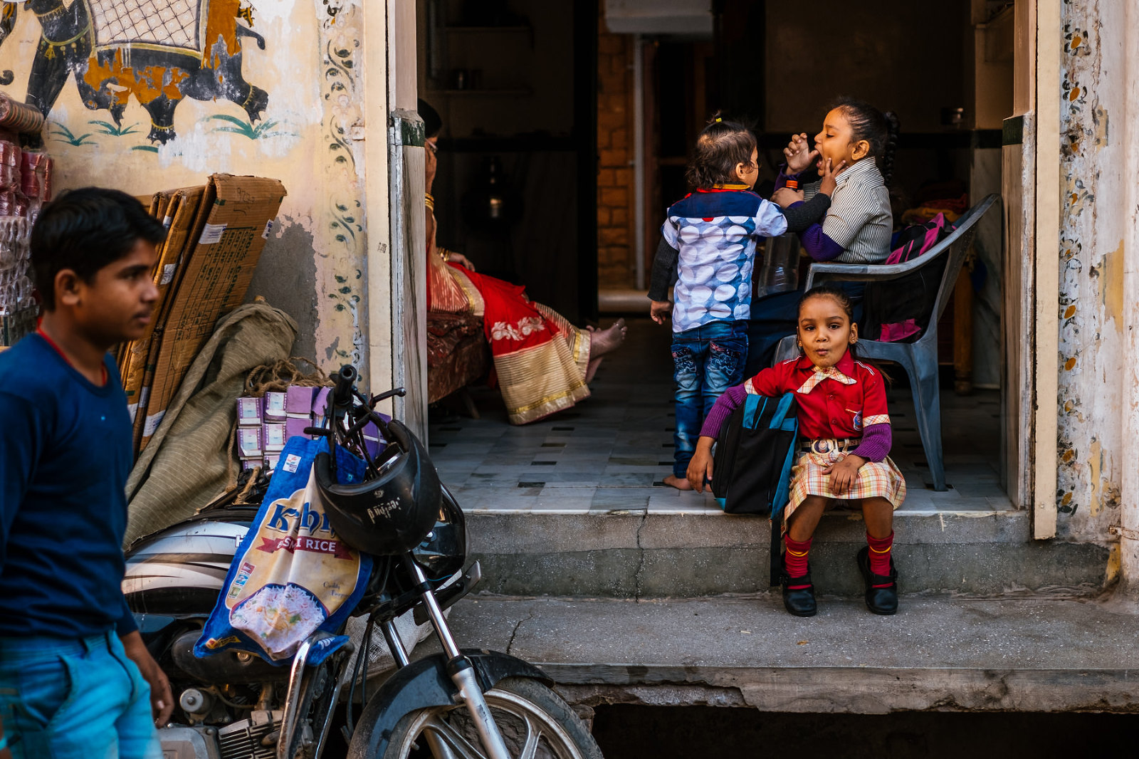 India street photography - Johnny Dent Photography