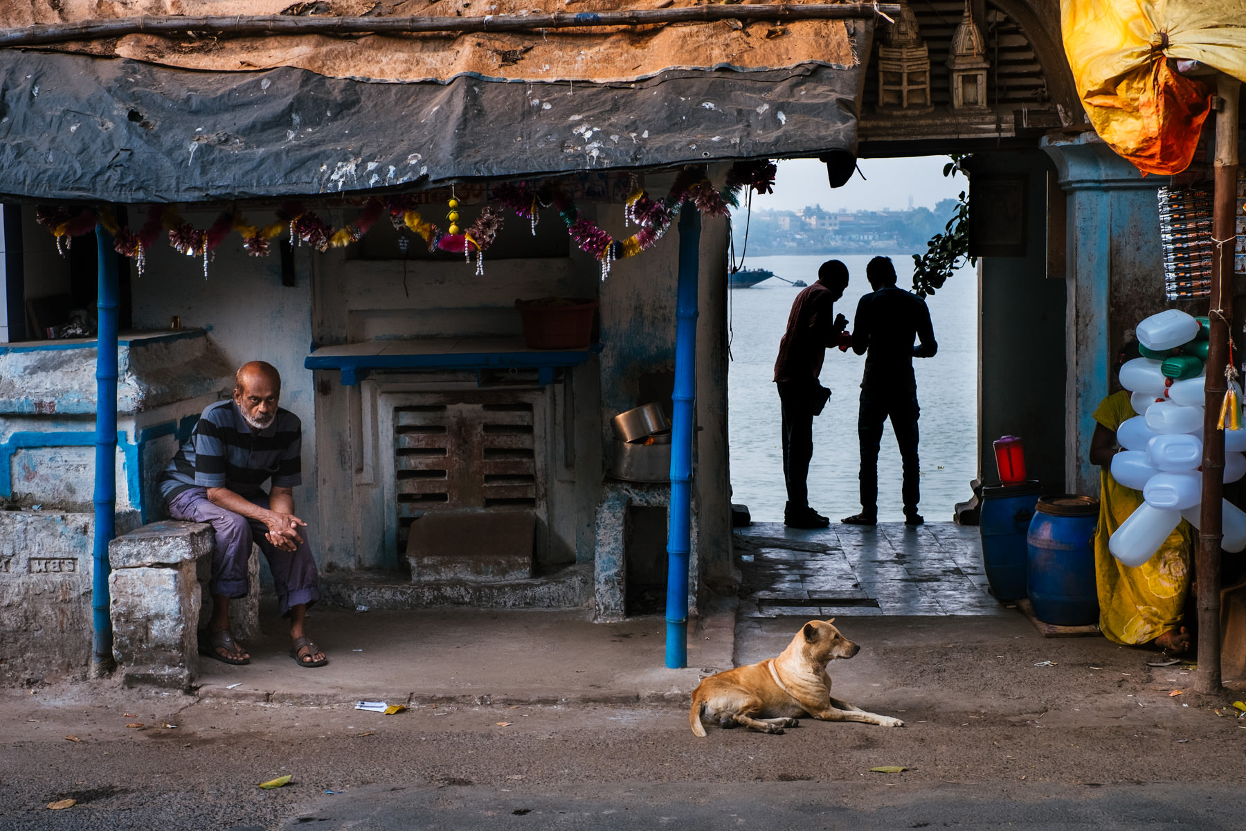 India street photography - Johnny Dent Photography